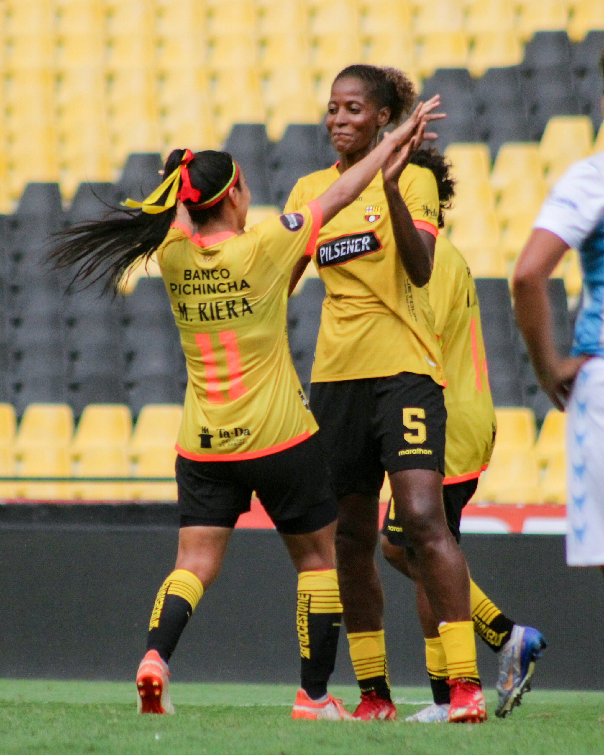 Triunfo para seguir en el liderato - Barcelona Sporting Club