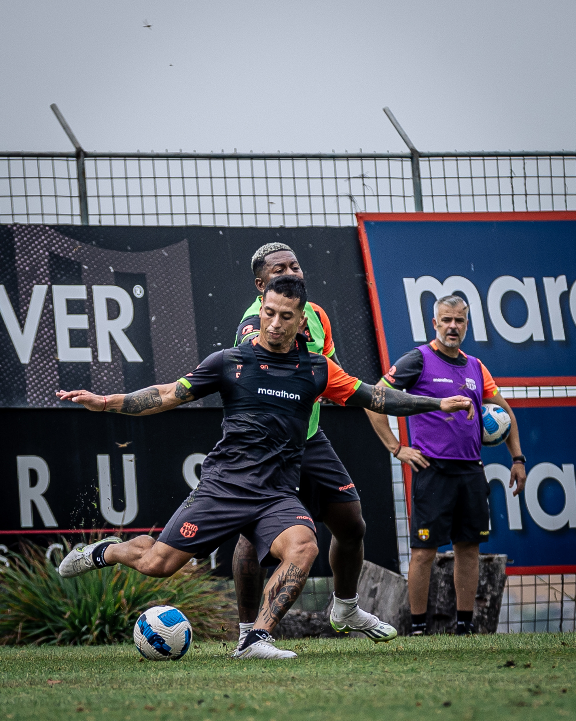 Práctica de fútbol en la alterna - Barcelona Sporting Club